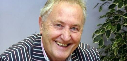 Anti-vaxxer Alan Steel dies from Covid hours after being put on ...