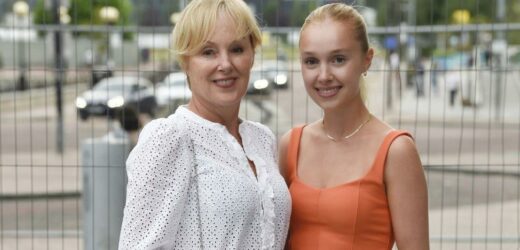 Corrie's Sally Dynevor poses with daughter Hattie –who is image of ...