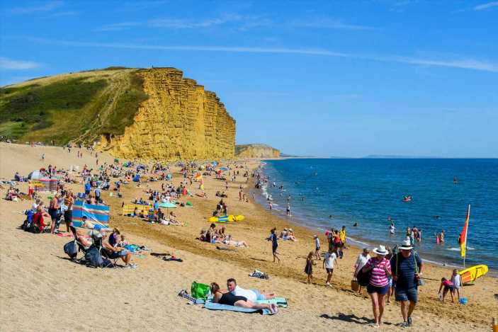 Our seaside town was used to film hit ITV drama… overflowing bins ...